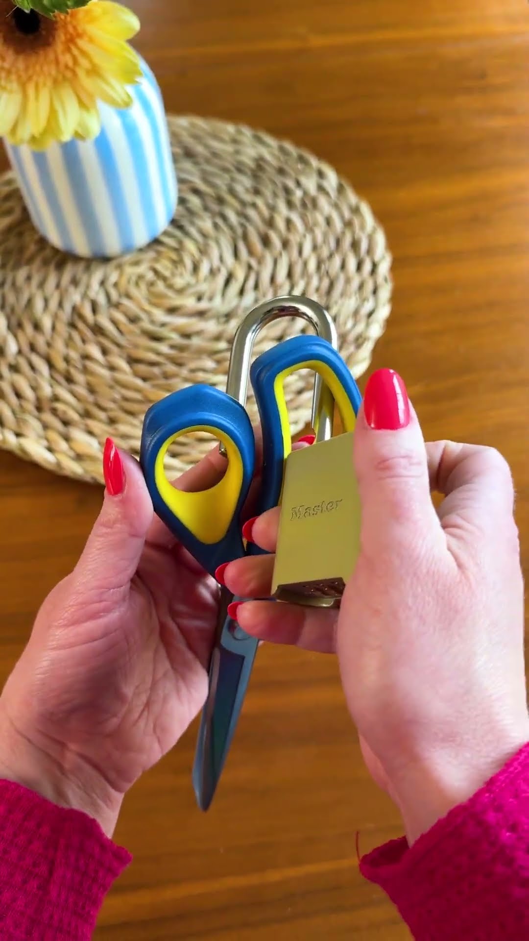 If you sew you know! 🧵 Never letting anyone touch my fabric scissors ...