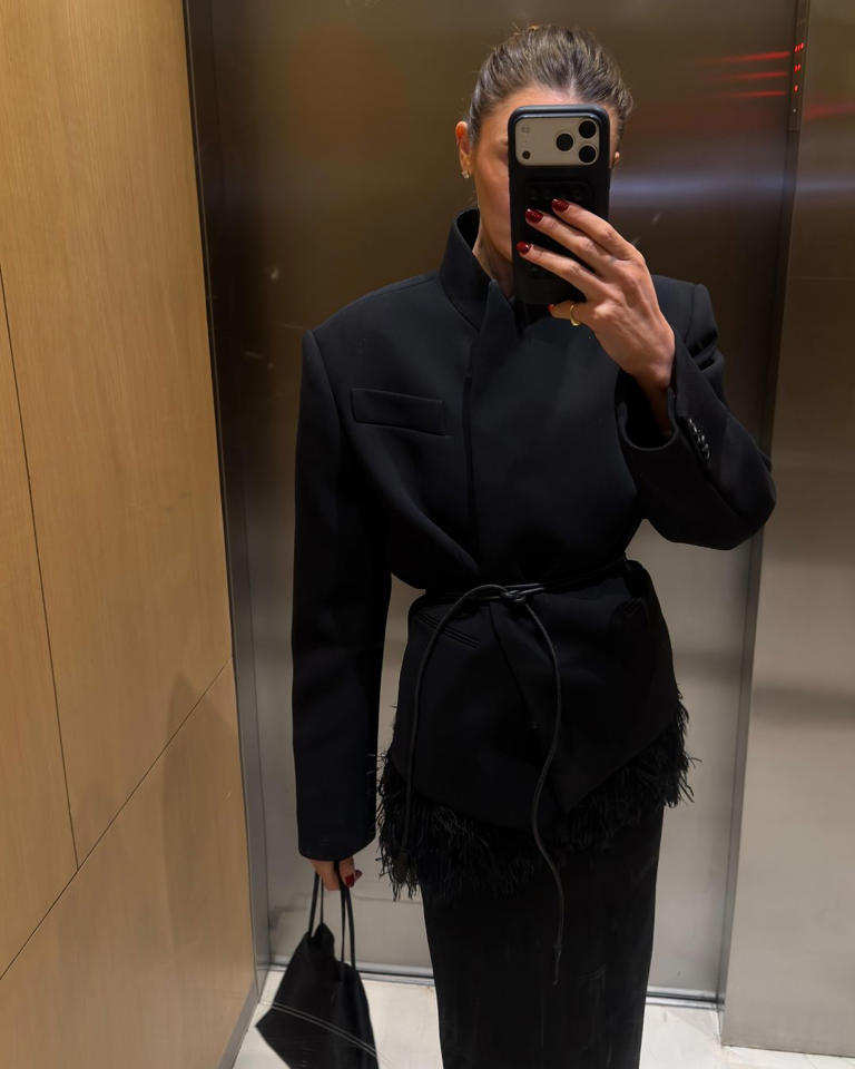 According to my chicest colleague, this elegant jacket trend is going ...