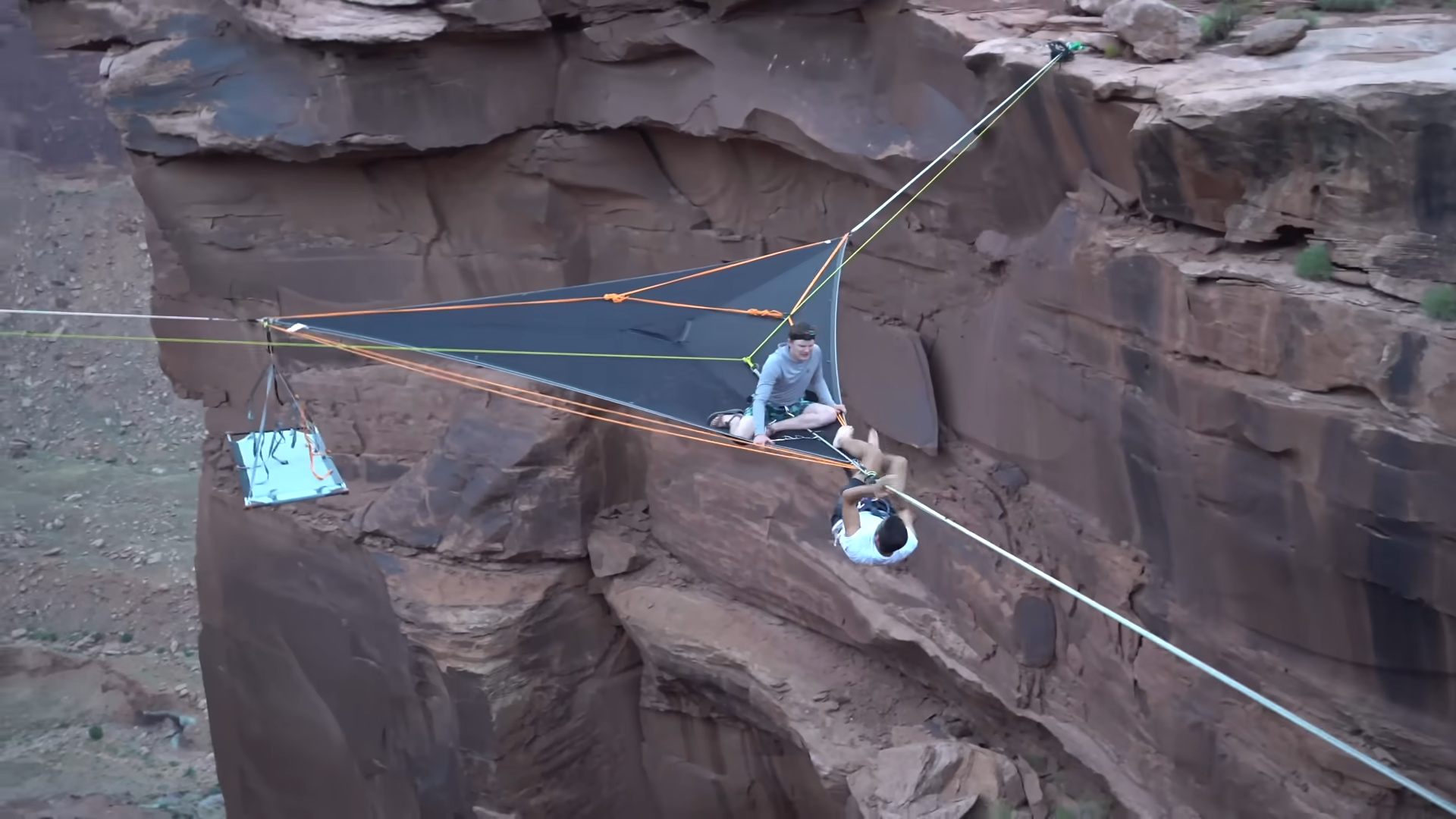 This bed hung 500 feet above the ground... "I need to get off now"