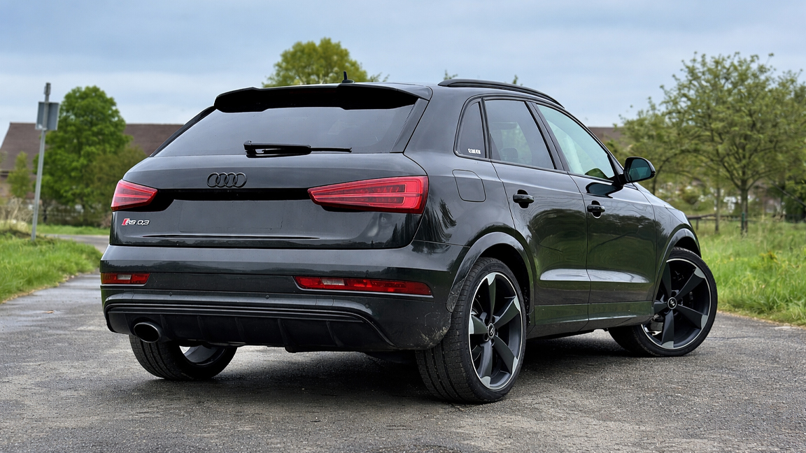 Audi RSQ3 Hits 257KMH on the Autobahn