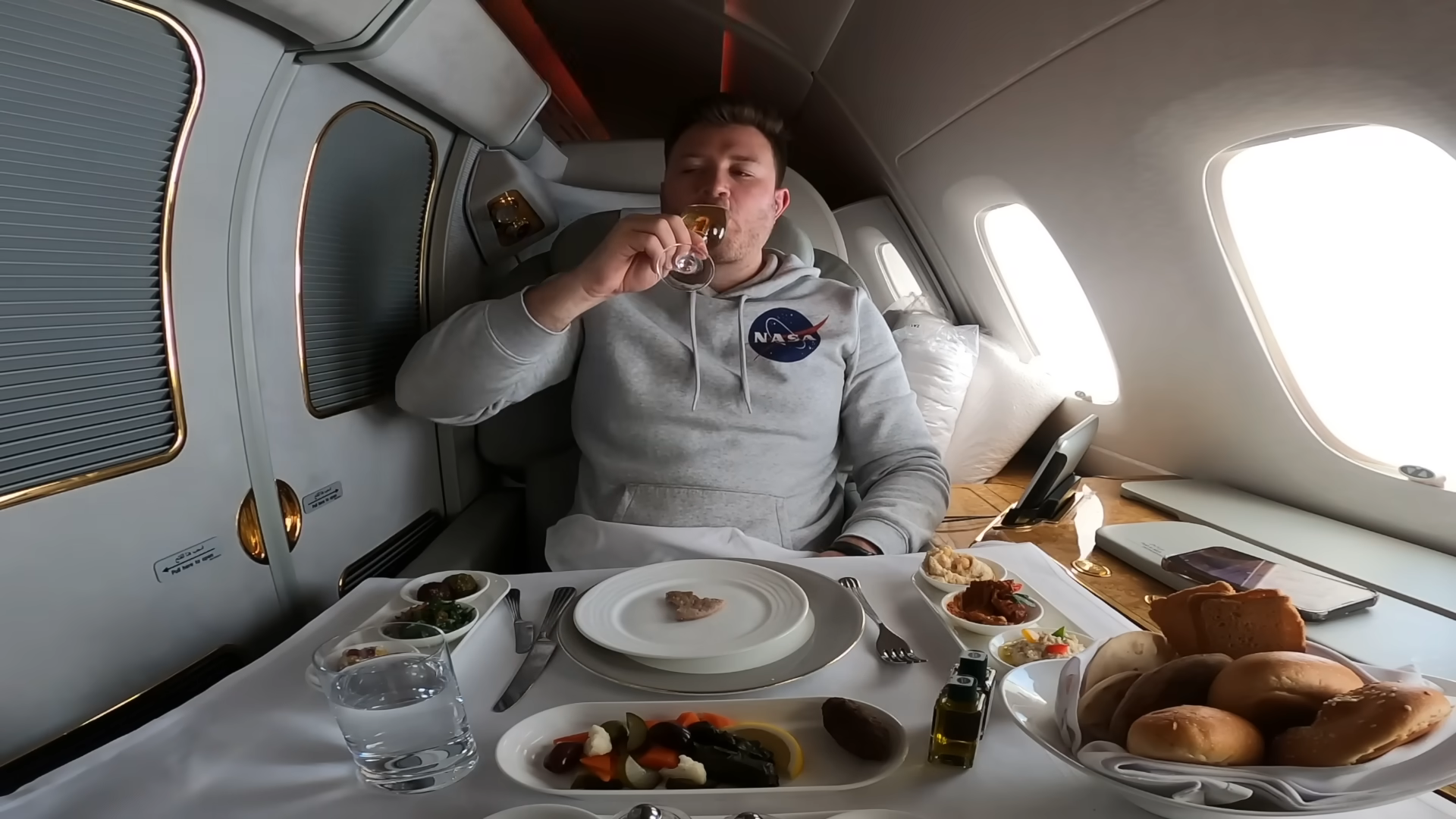 How Emirates’ first-class suite turns a flight into a 5-star experience