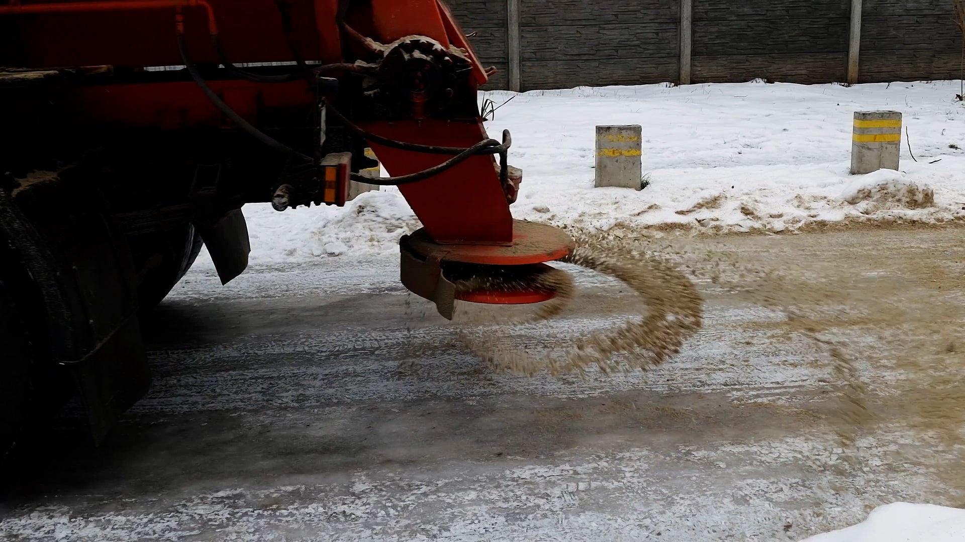 Salt vs. sand: What really works best on ice
