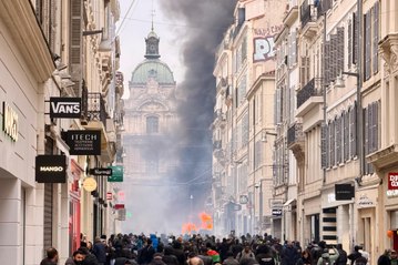 Situation explosive dans le centre de Marseille, une manifestation dégénère