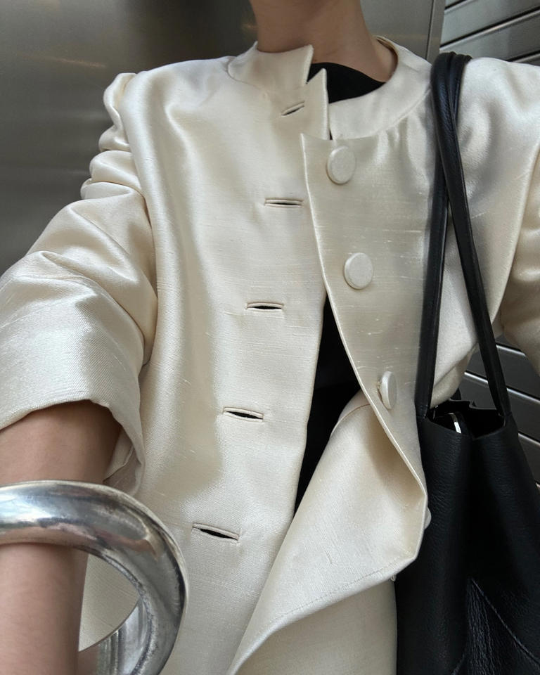 According to my chicest colleague, this elegant jacket trend is going ...