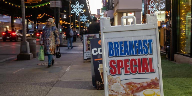 US inflation rate is still stuck near 3%. Fed appears no hurry to cut ...