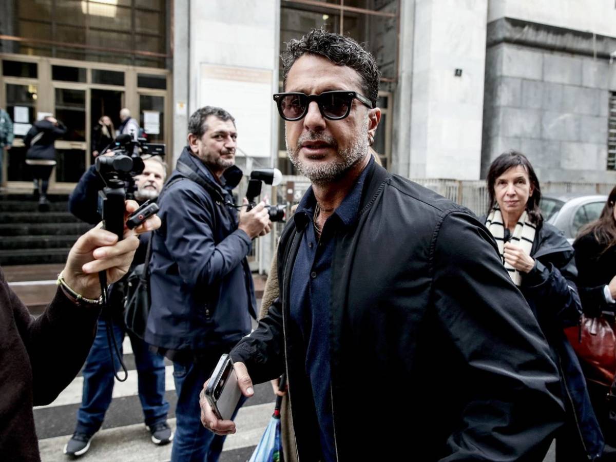 Dopo diffida Mediaset cancellata puntata del format di Corona "Falsissimo"