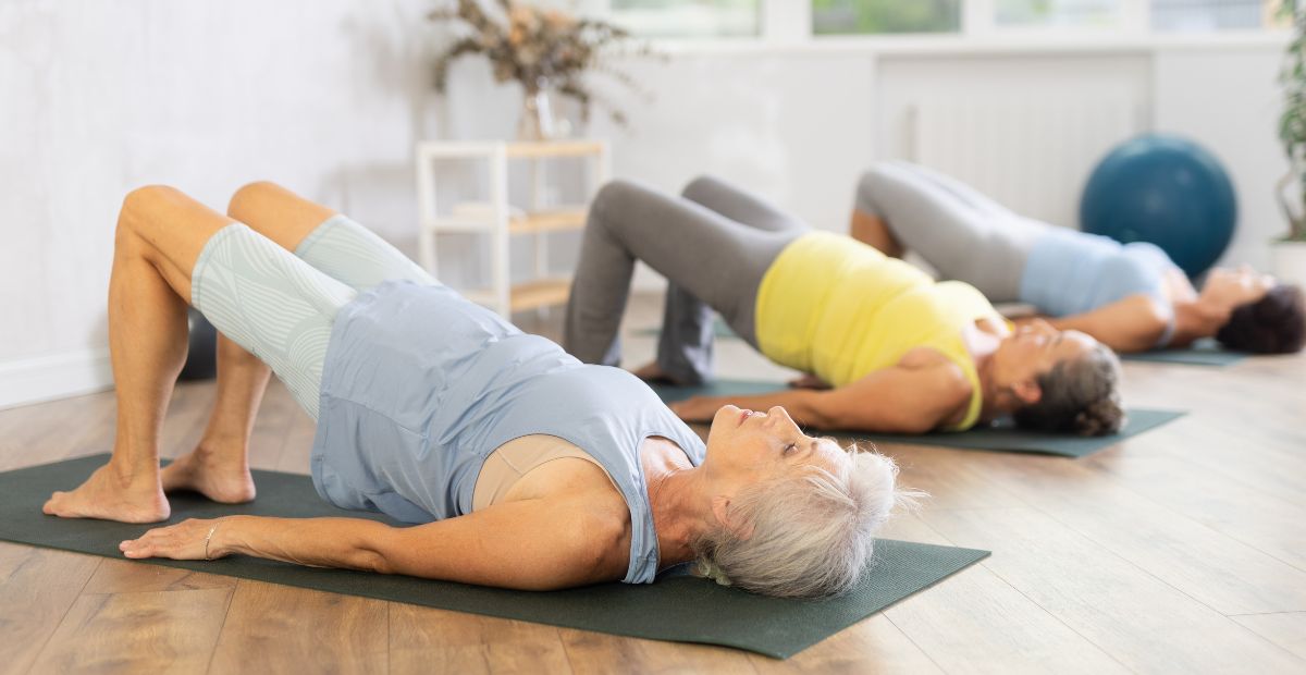 Ventre plat après 50 ans : la « planche verticale » est l’exercice ...