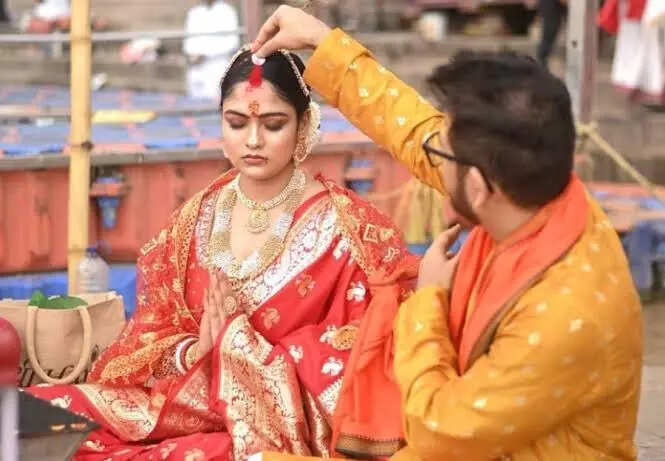 Bengali actor Hiraan Chatterjee marries model in Varanasi, first wife ...