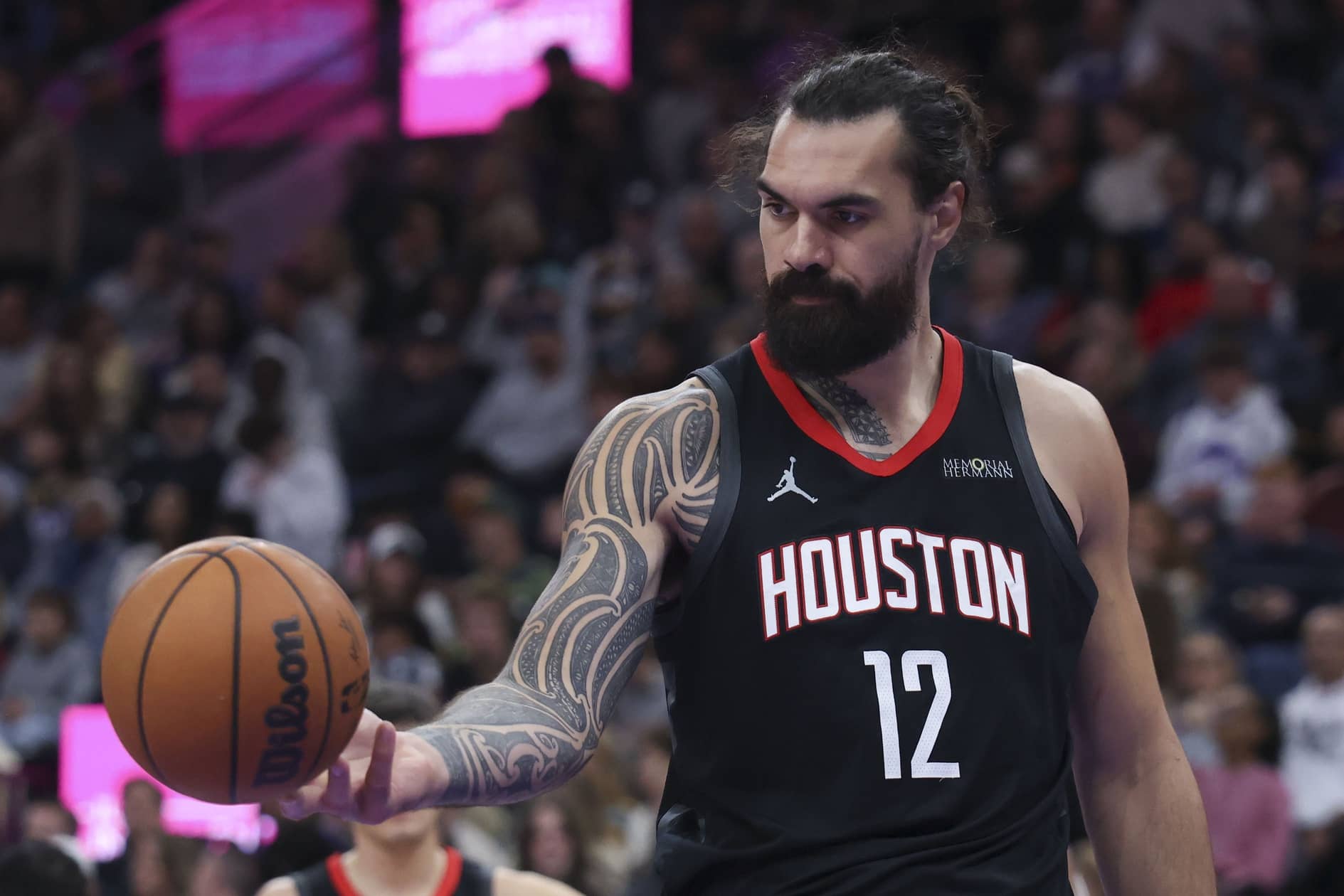 Steven Adams is still sleeping on the floor in a sleeping bag even ...