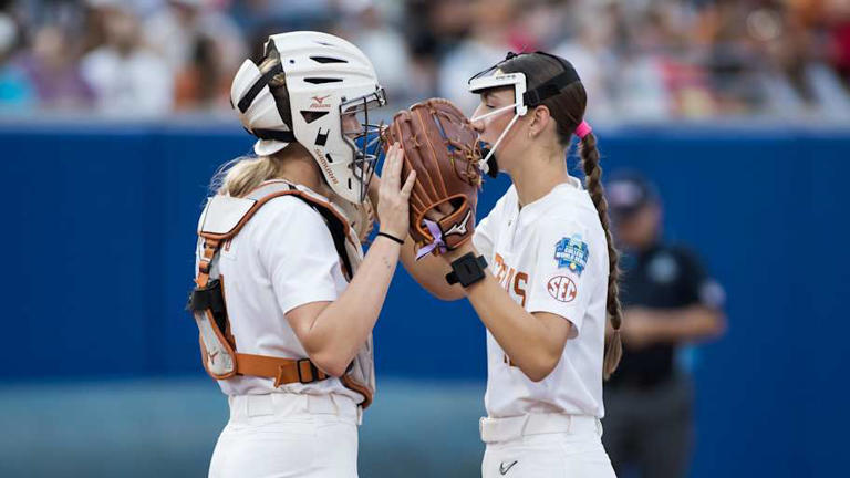 5 more Texas Longhorns earn softball preseason honors