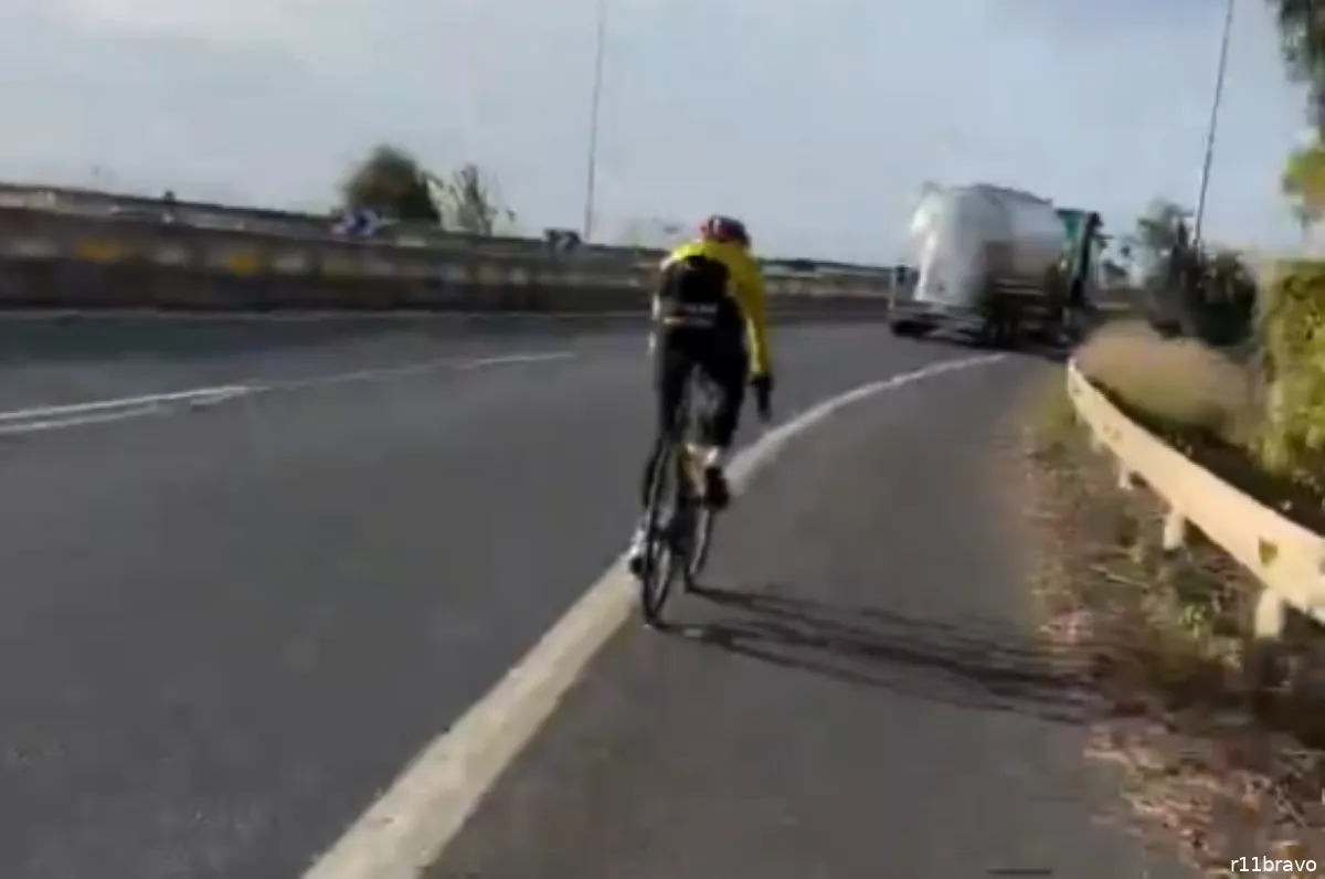 🎥 Whoosh! Vingegaard shows the difference between an ordinary person ...