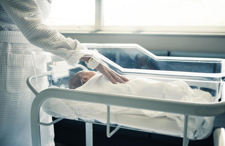 What prompted Florida couple to sue clinic, claiming it implanted wrong ...
