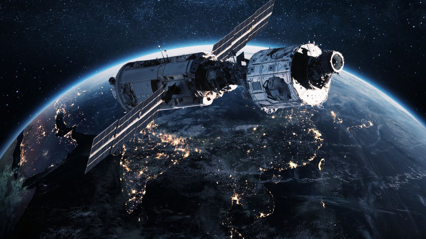 AXA platform partners with ICEYE for satellite-based extreme weather ...