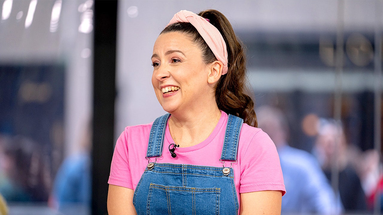 YouTube star Ms. Rachel emotionally apologizes for liking antisemitic ...