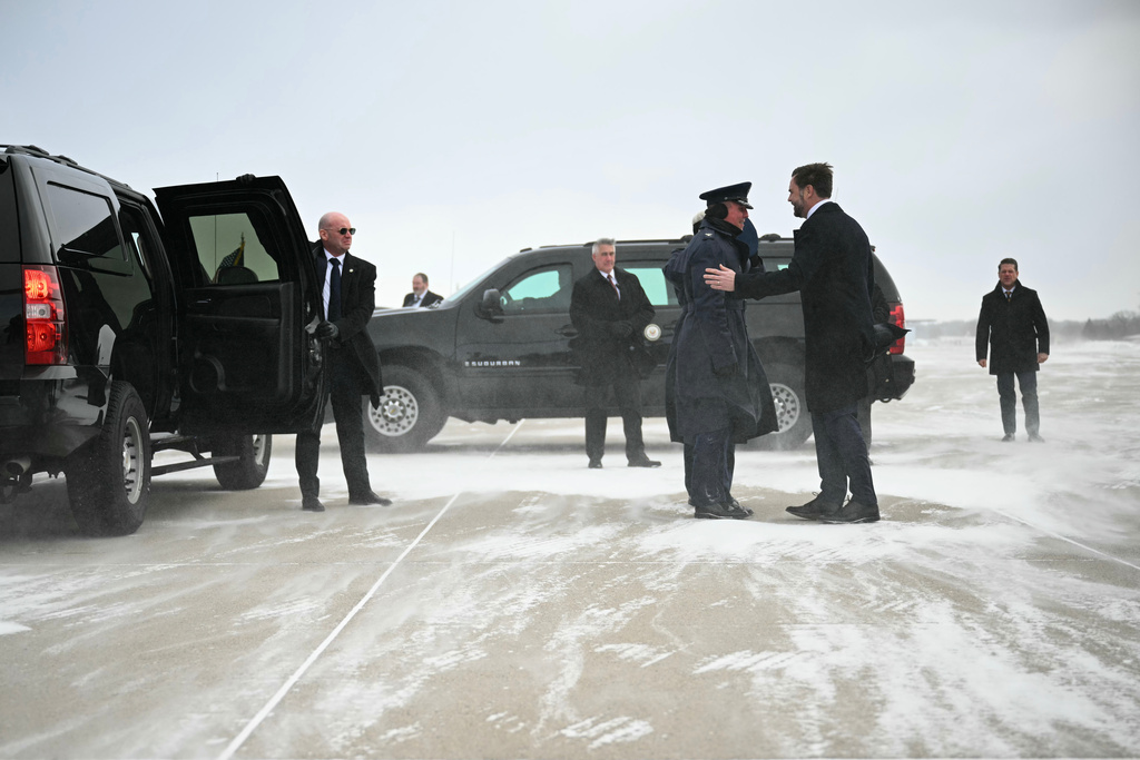 Vance lands in Minneapolis blaming the 'far left' for turmoil over ...