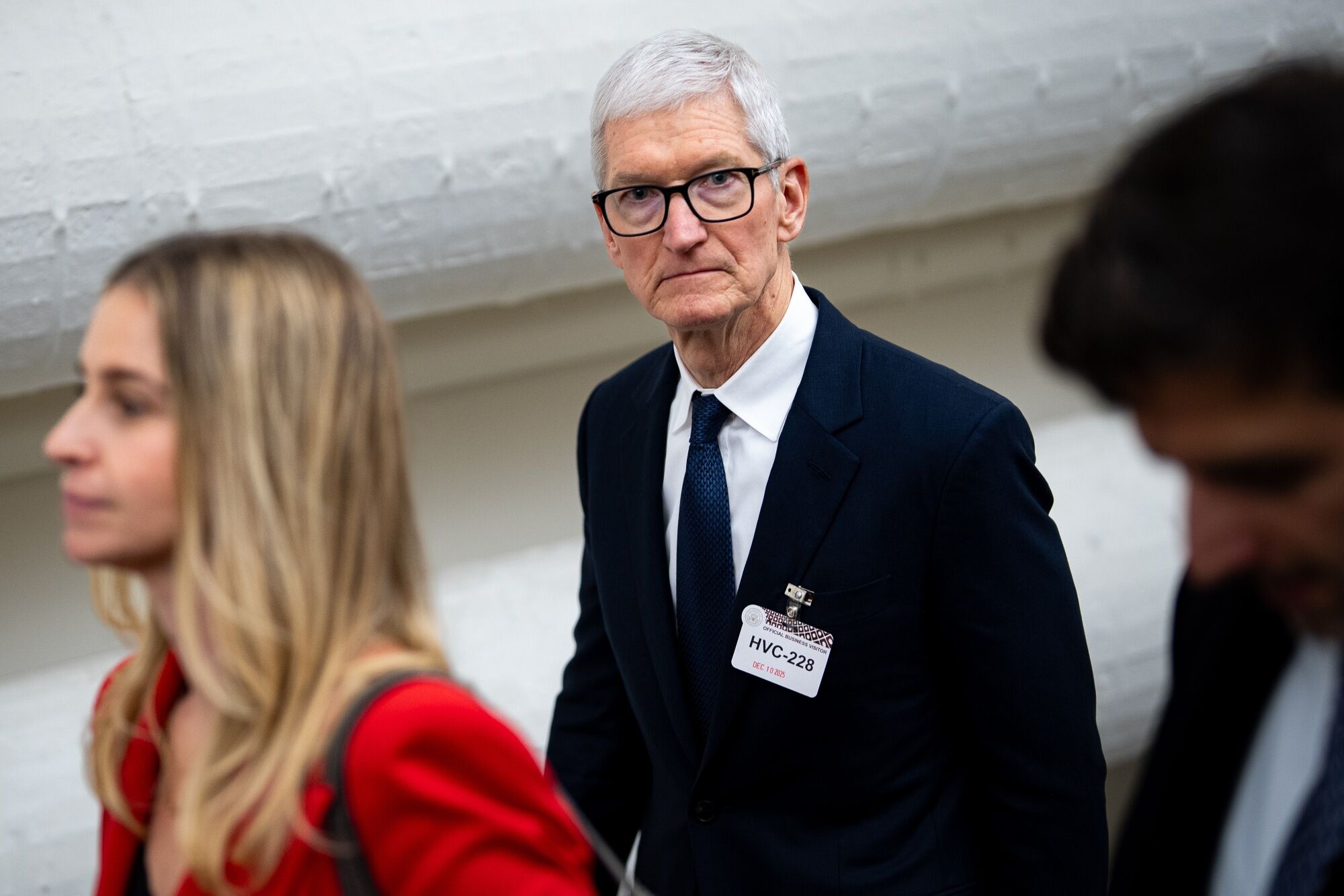 Apple expands hardware chief’s role in latest sign of CEO candidacy
