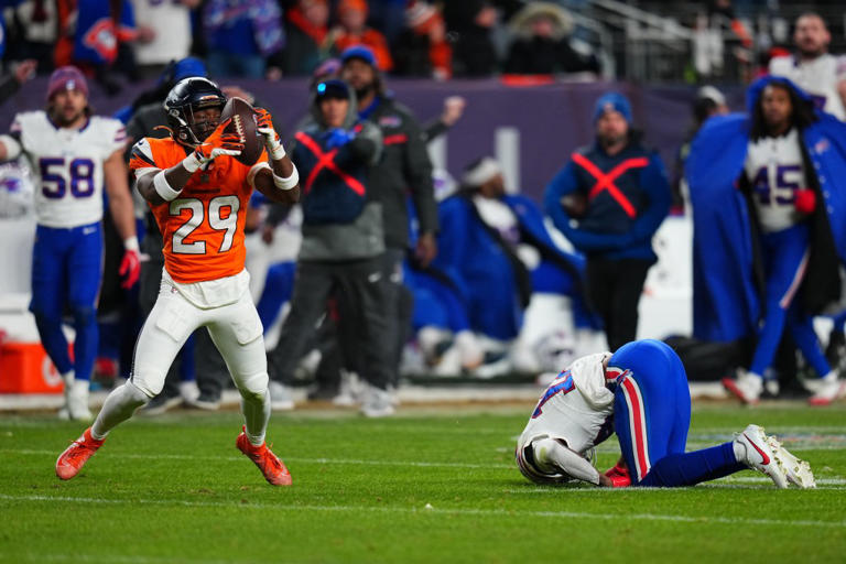 Bills’ Brandin Cooks breaks silence on controversial Broncos ...