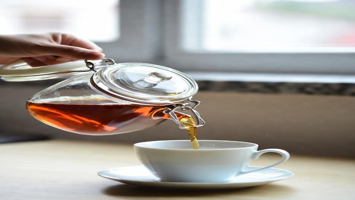 The Healthiest Way to Drink Tea, According to Science And Why Bottled ...