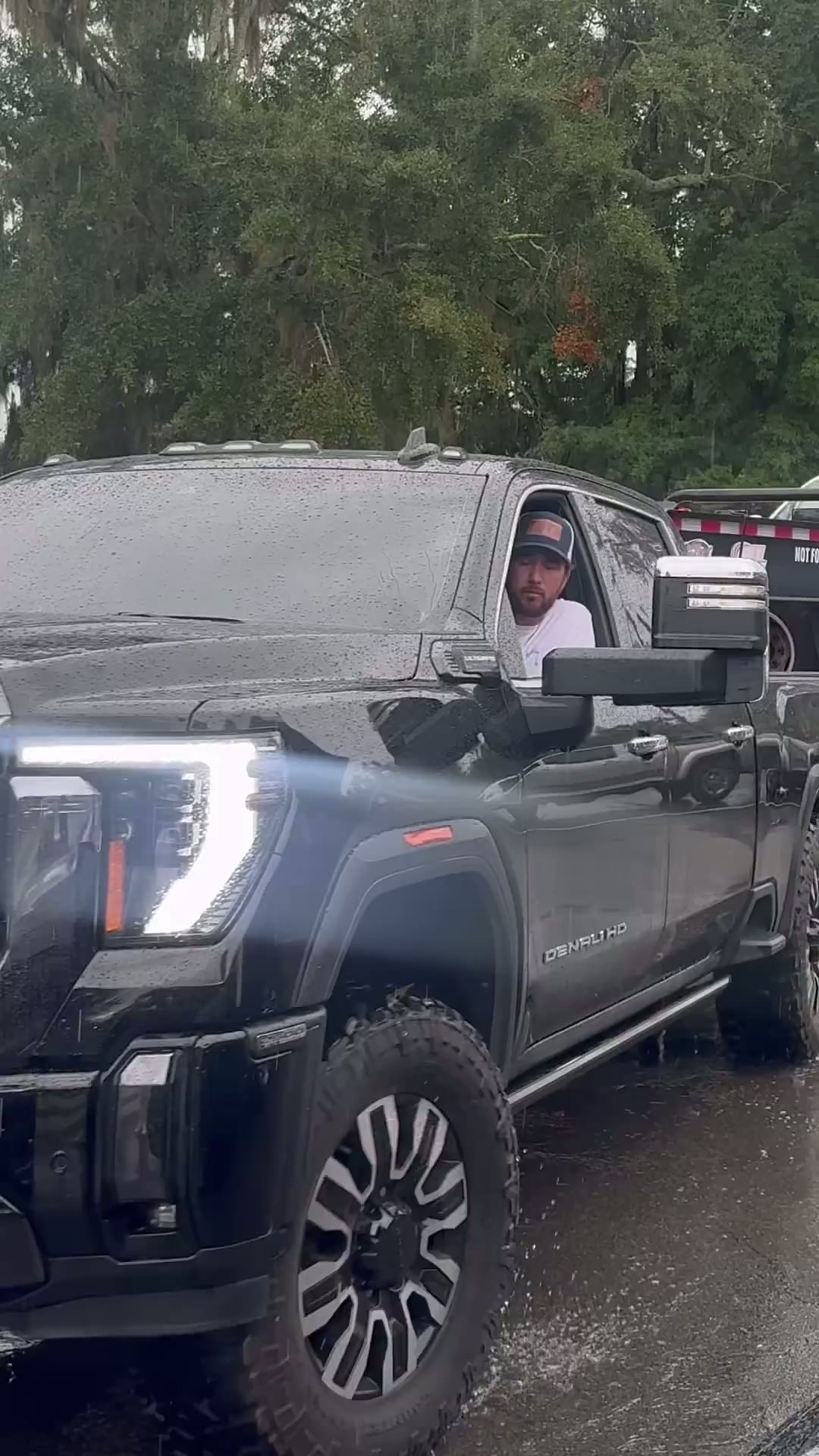 Bro Trailing 2 Different Worlds of the Car Game