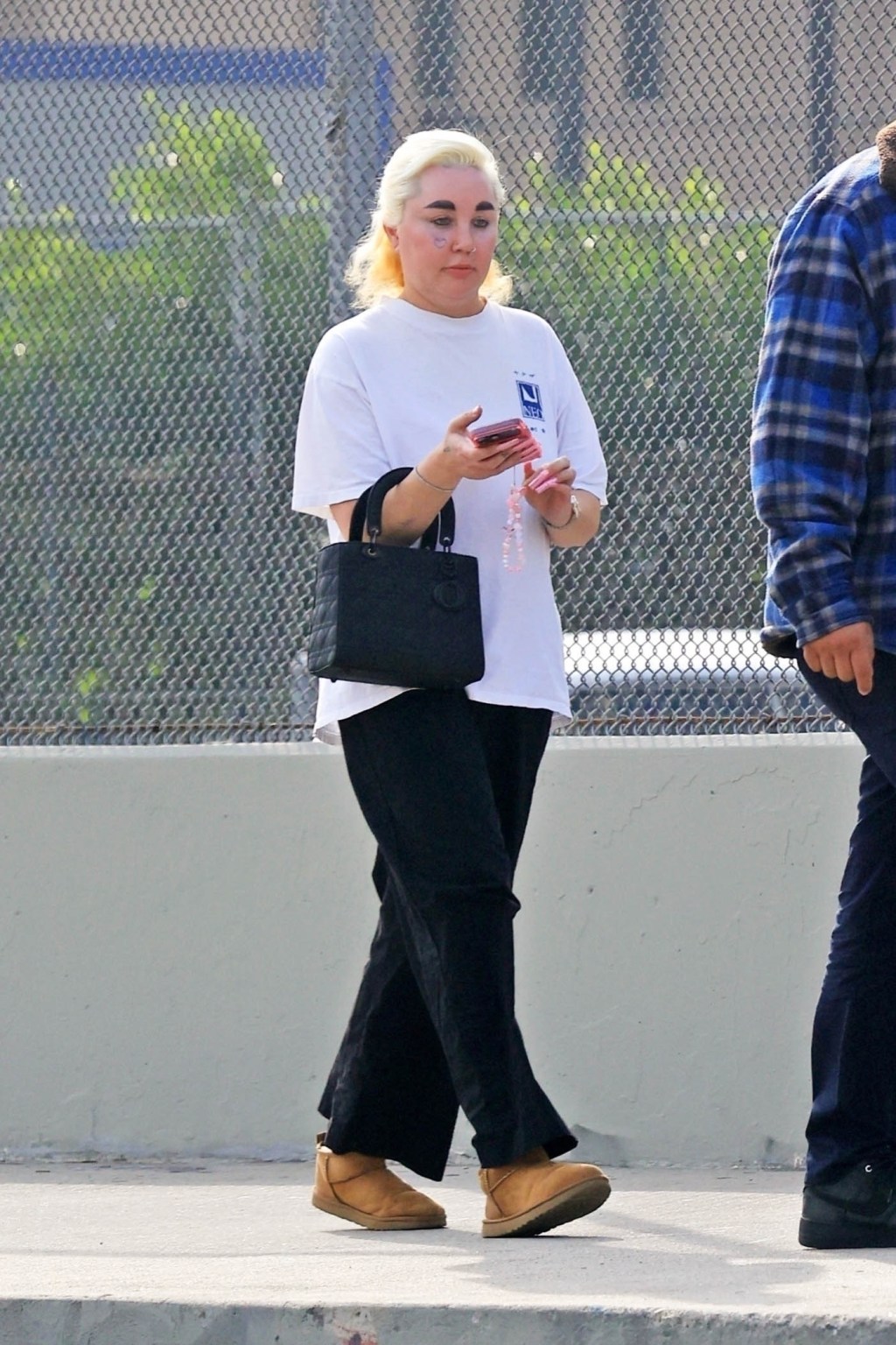 Amanda Bynes shows off new tattoo in Hollywood after flaunting 30-pound ...