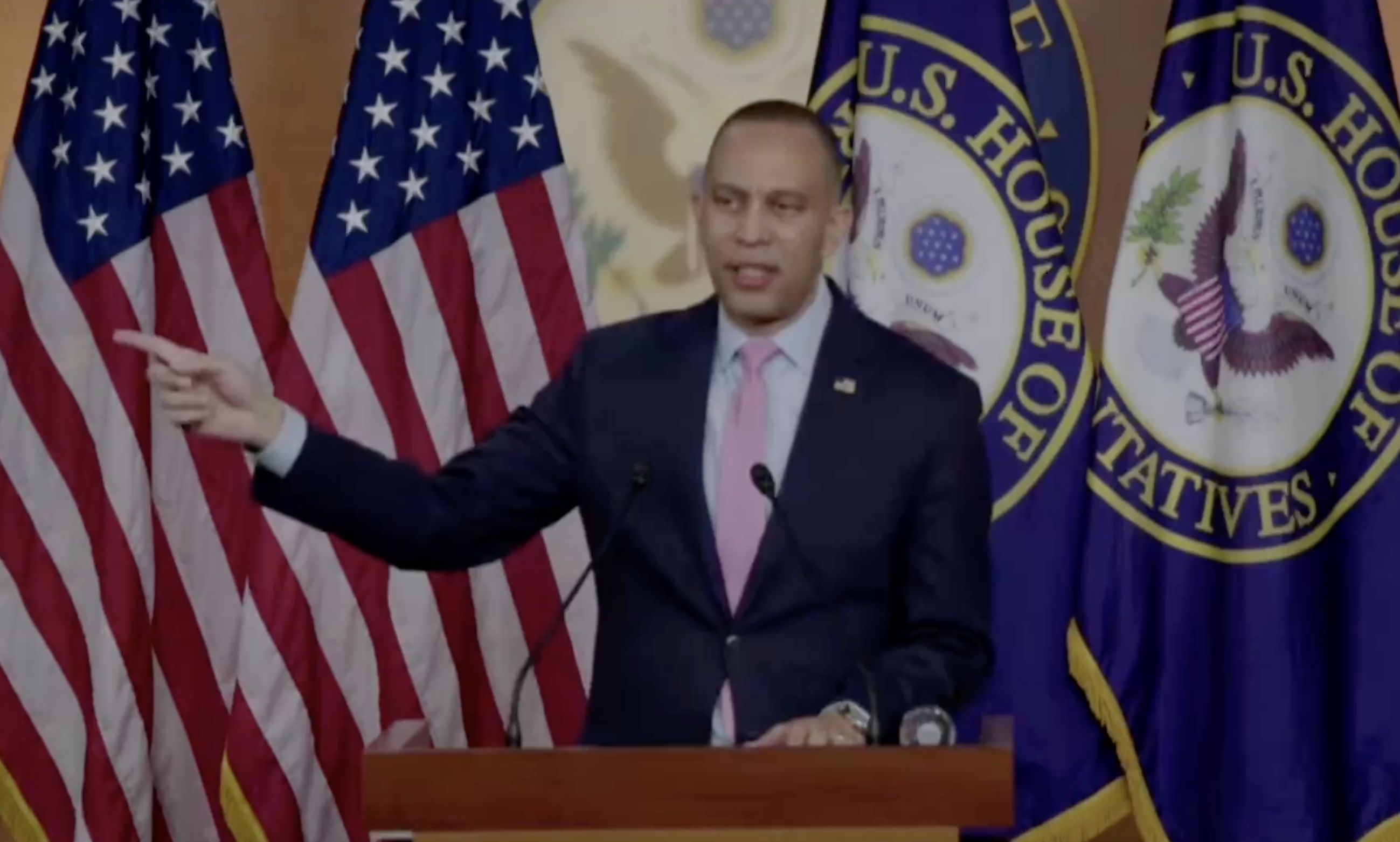 'ICE is totally out of control': Hakeem Jeffries tears into Trump's ...