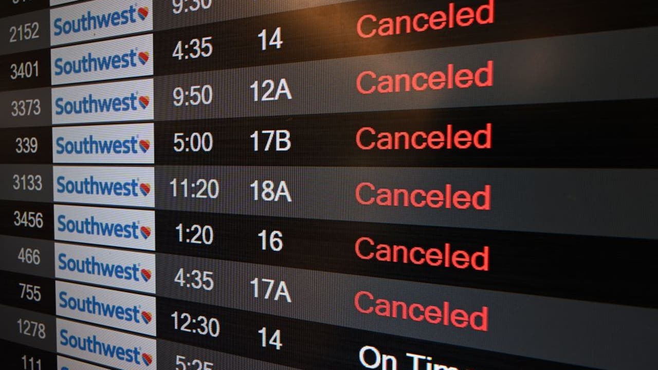 Dallas winter storm: Hundreds of flights canceled Saturday at DFW, Love ...