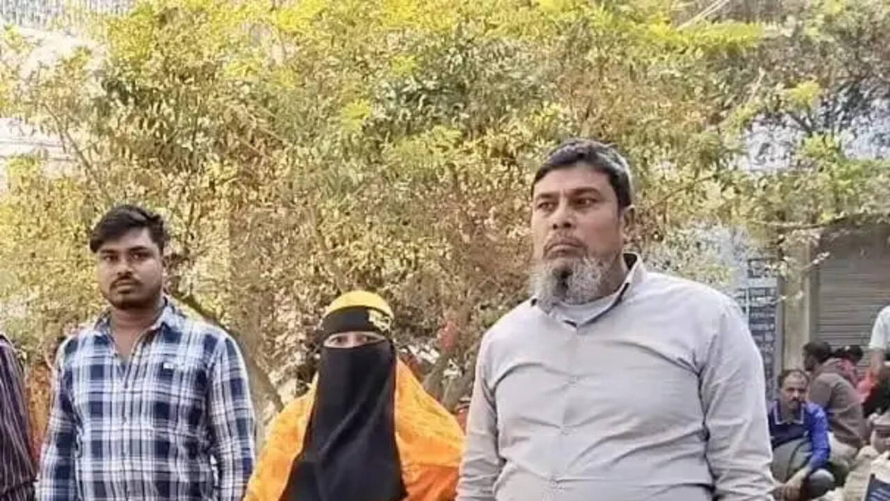 Man brings soil from grandfather’s grave to SIR hearing in Bengal ...