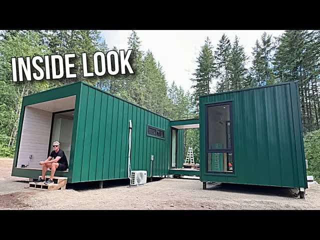 They connected two prefab homes for a new custom model!