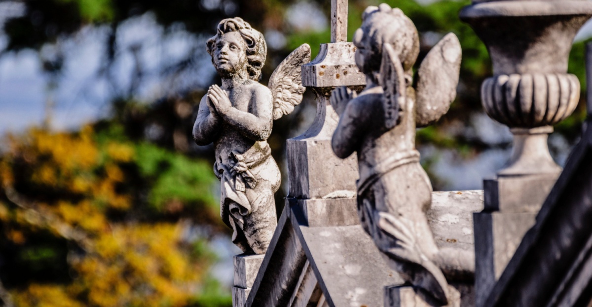 13 historic cemeteries around the US with famous names and peaceful walks