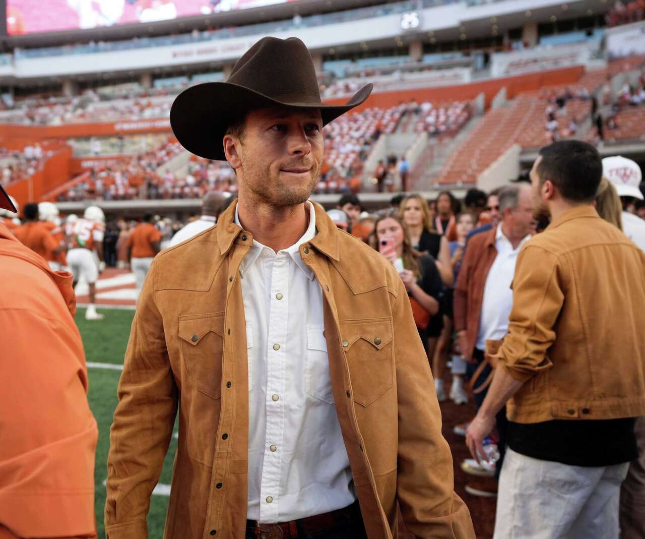 Madelyn Cline in talks to join Glen Powell in Judd Apatow's new ...