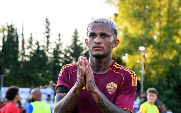 Wesley, ex-Flamengo, vira assunto na Europa: 'Vontade de chorar'
