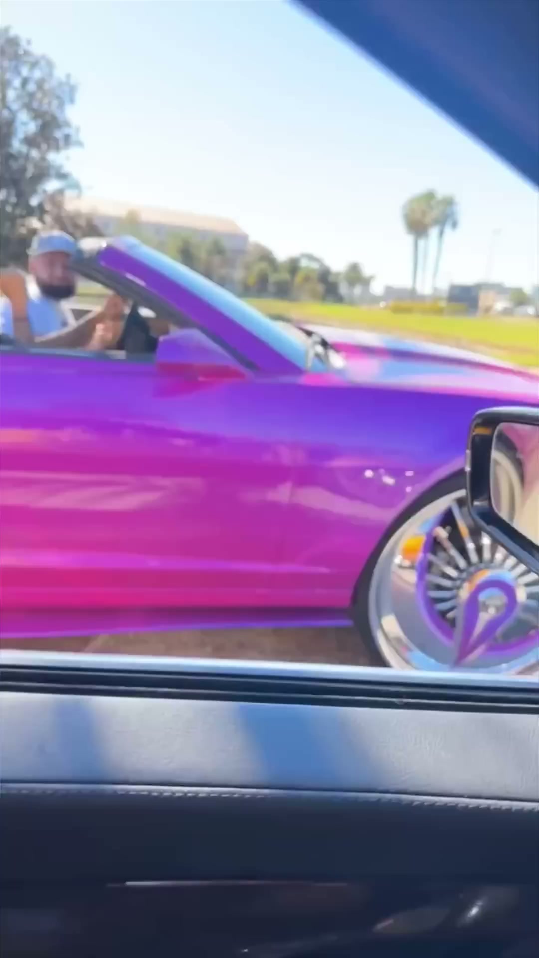 Them boys coolin in the Camaro vert on 30’s DUB floaters