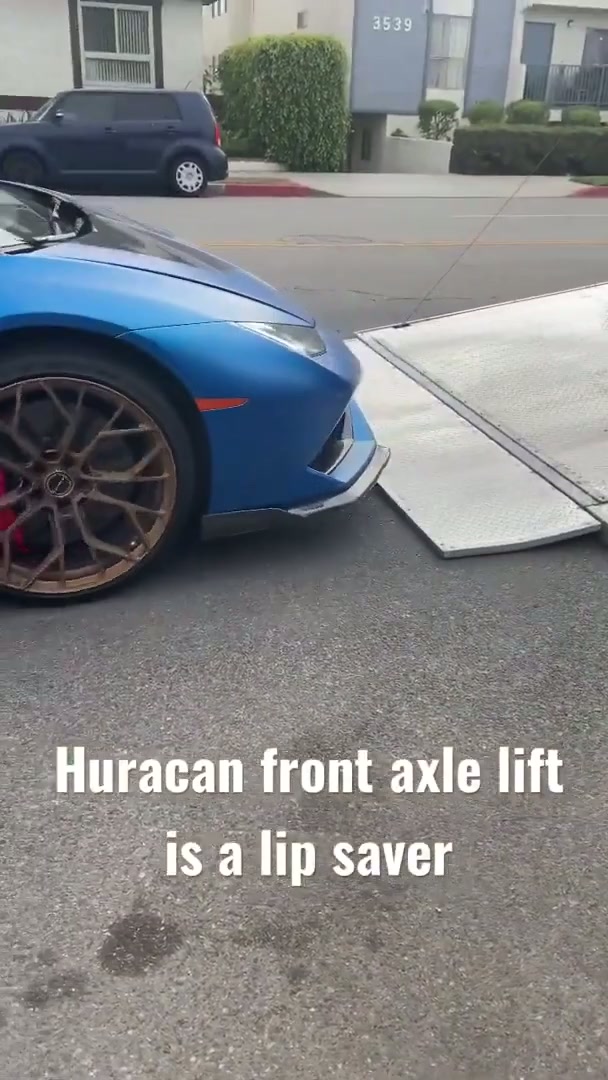 Ferrari V8s sound smooth with Lamborghini Huracan front axle lift