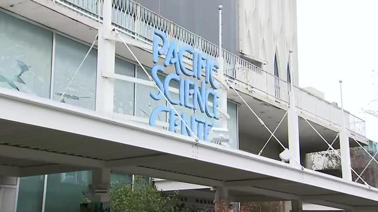 Pacific Science Center says goodbye to its north entrance gate
