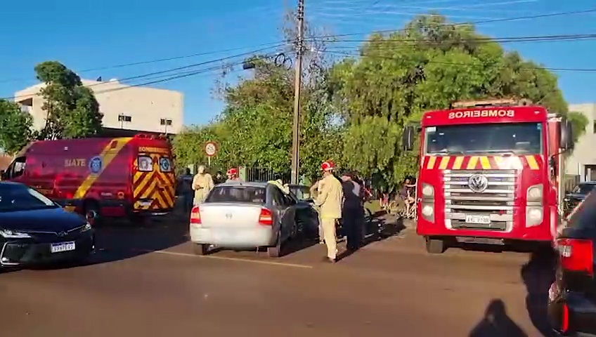 Forte batida entre Astra e Corsa deixa mulher ferida na Avenida Tito ...