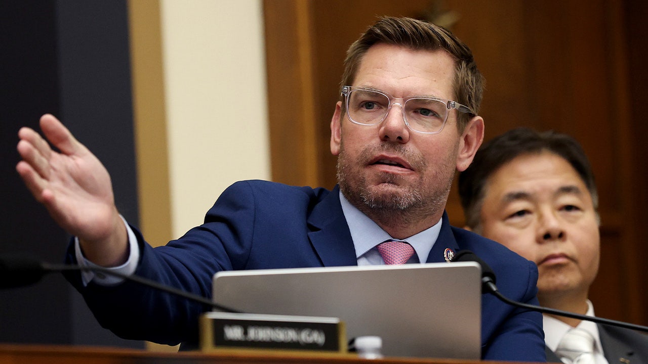 Swalwell vows to make ICE agents 'un-hirable' in California state ...