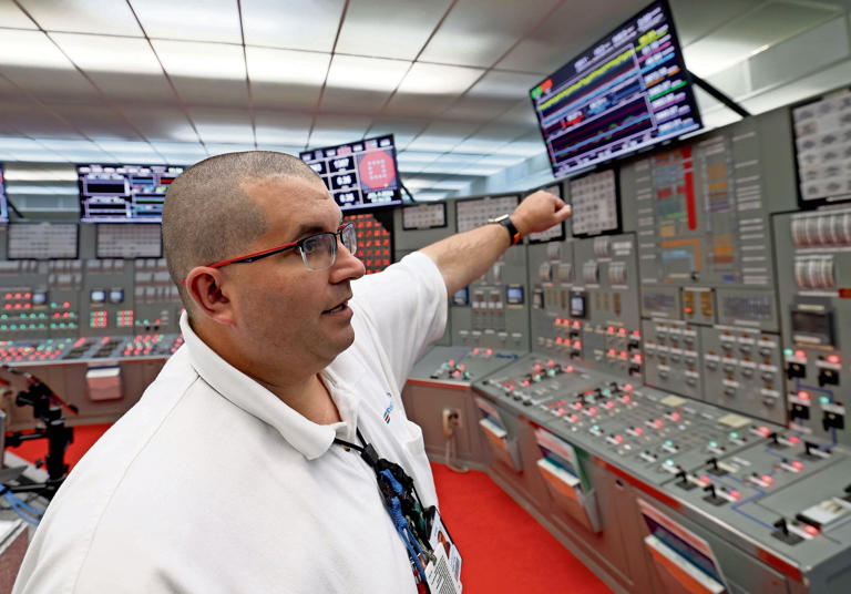 New York extends billions in subsidies for nuclear plants in upstate NY