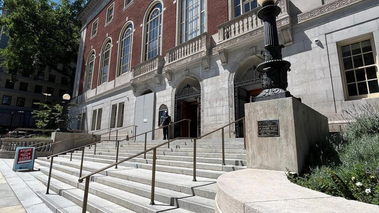 Multnomah County opts out of metal detectors at Central Library