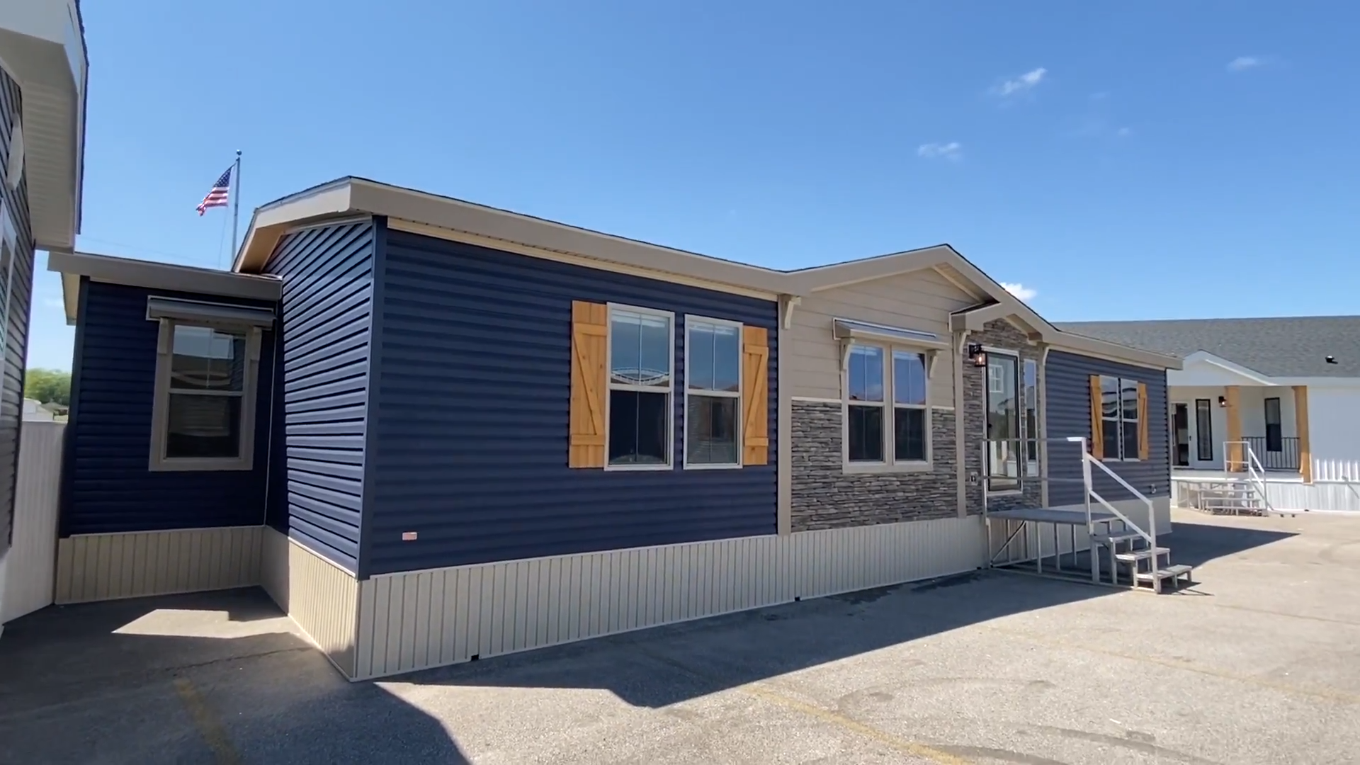 PRI2868-2027 by Sunshine Homes | 3 bed, 2 bath mobile house tour