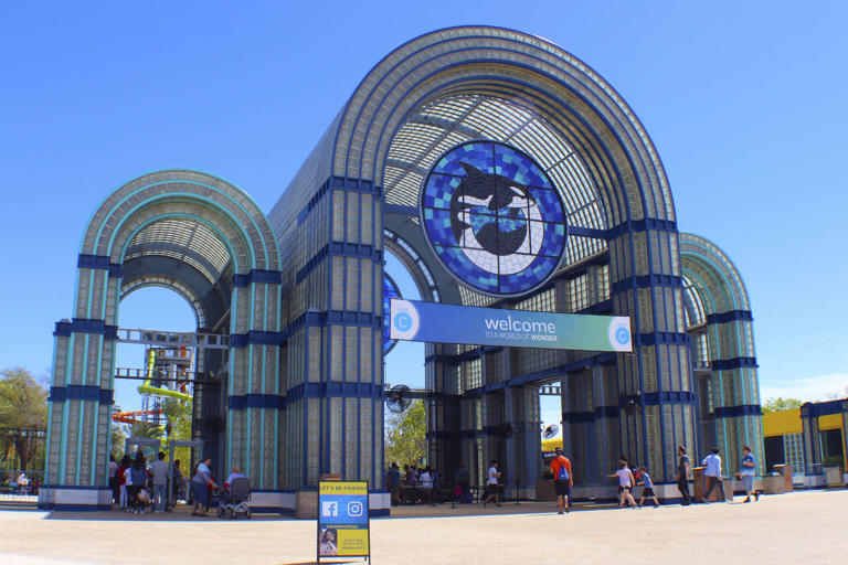 SeaWorld San Antonio's cheaper tickets come with a pricey catch