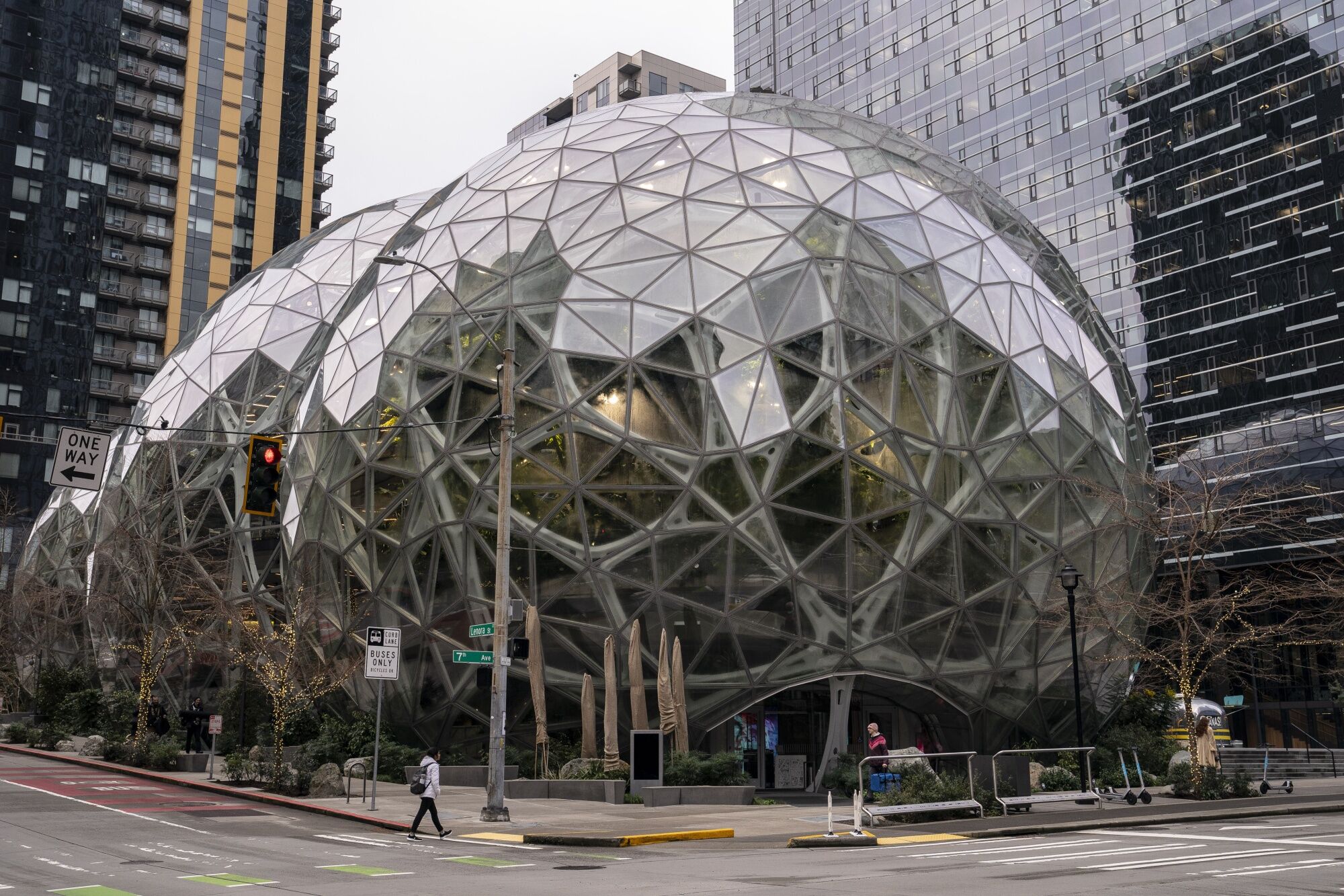 Amazon gears up to ax thousands more corporate employees