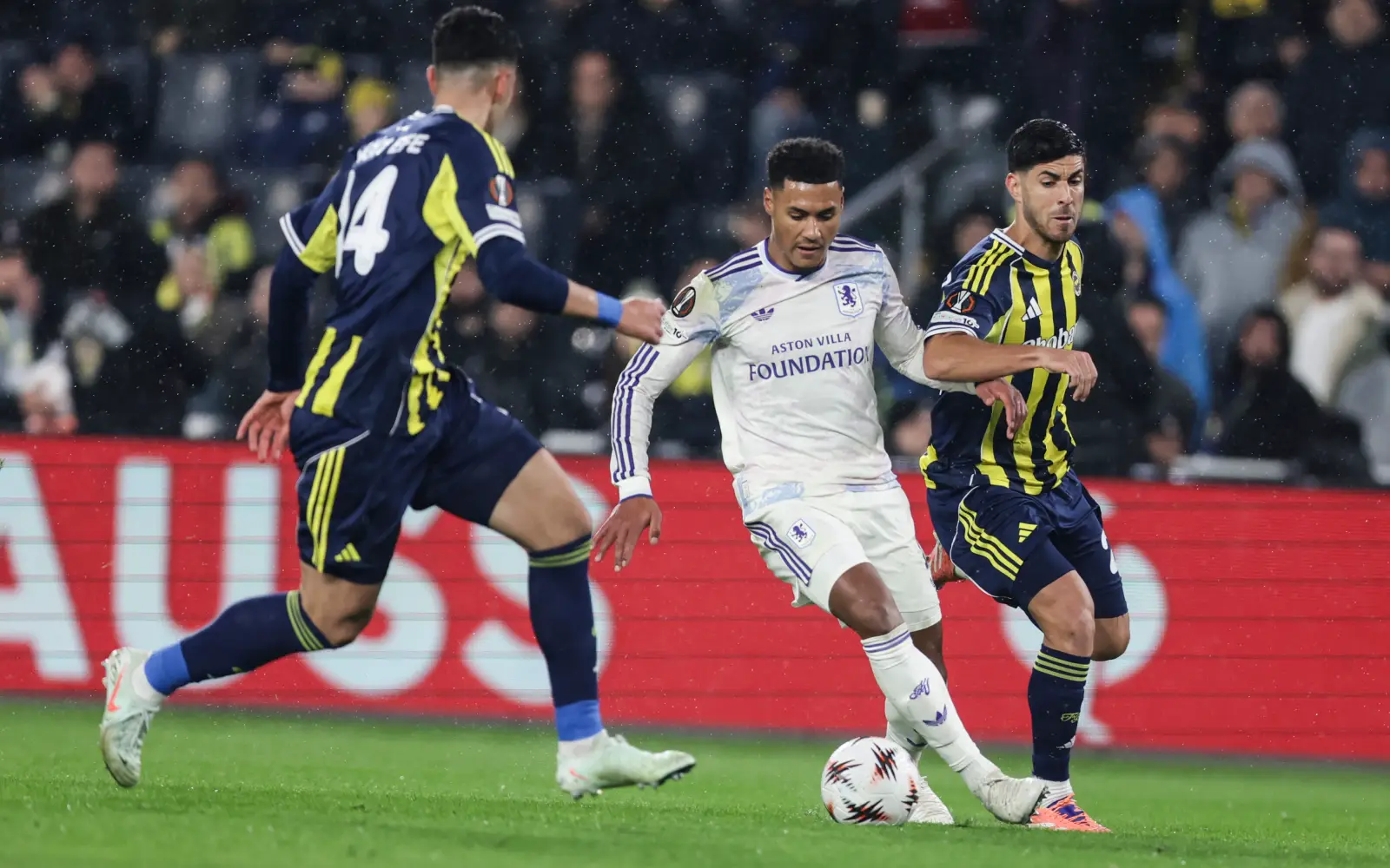 Villa seal place in Europa League last 16 as Celtic draw in Italy