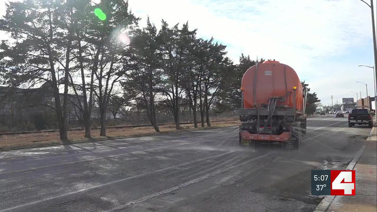 Contractors aid St. Louis City with snow removal, road improvement ...