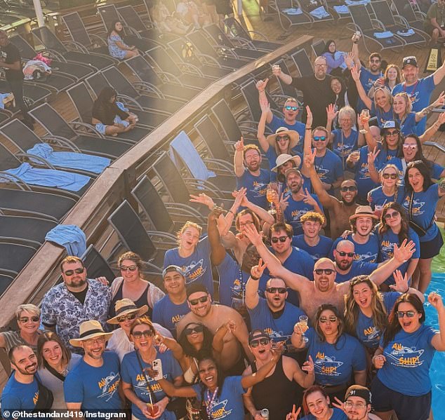 Kind restaurant owner takes entire staff on paid Bahamas vacation