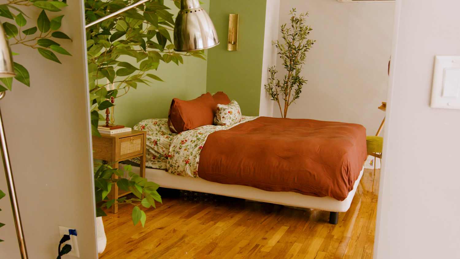 I thought accent walls were so over until I saw this