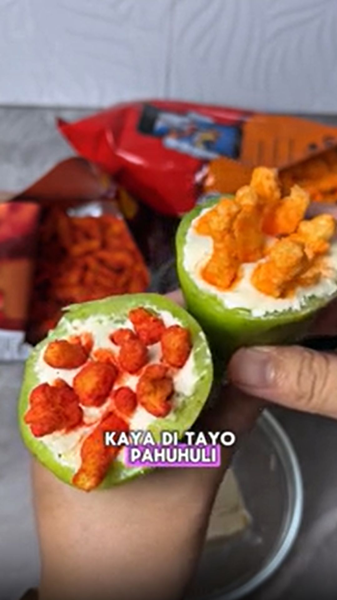 Tried the viral Cheetos, bell peppers, and cream cheese food trend