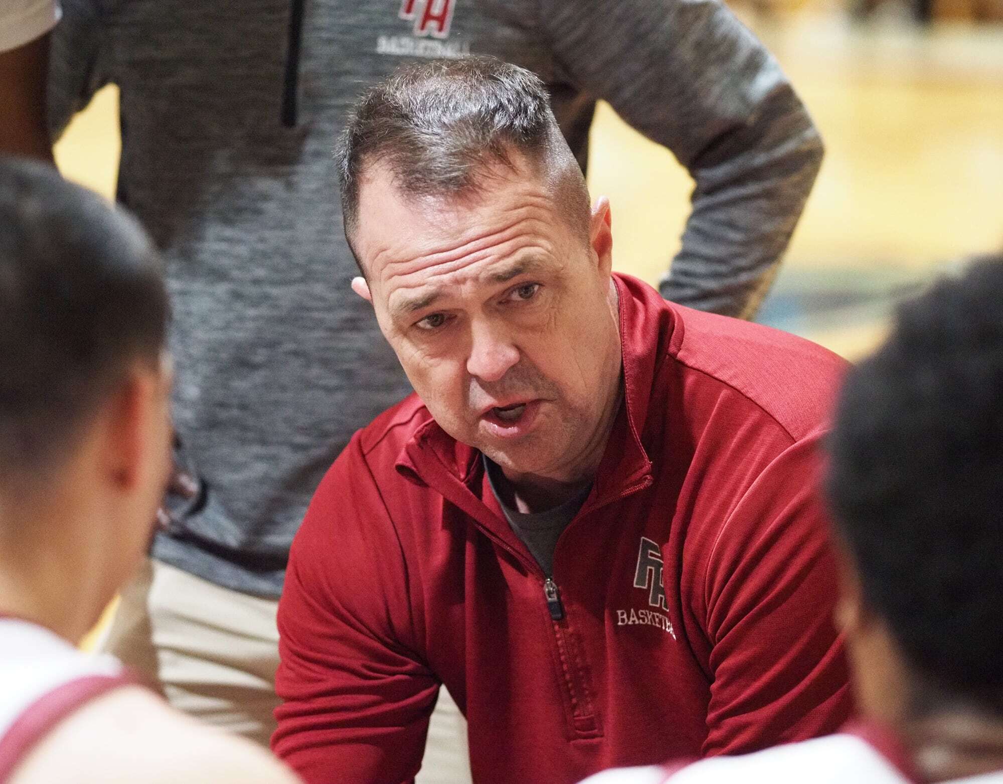 Alabama high school Class 6A boys basketball coach steps down