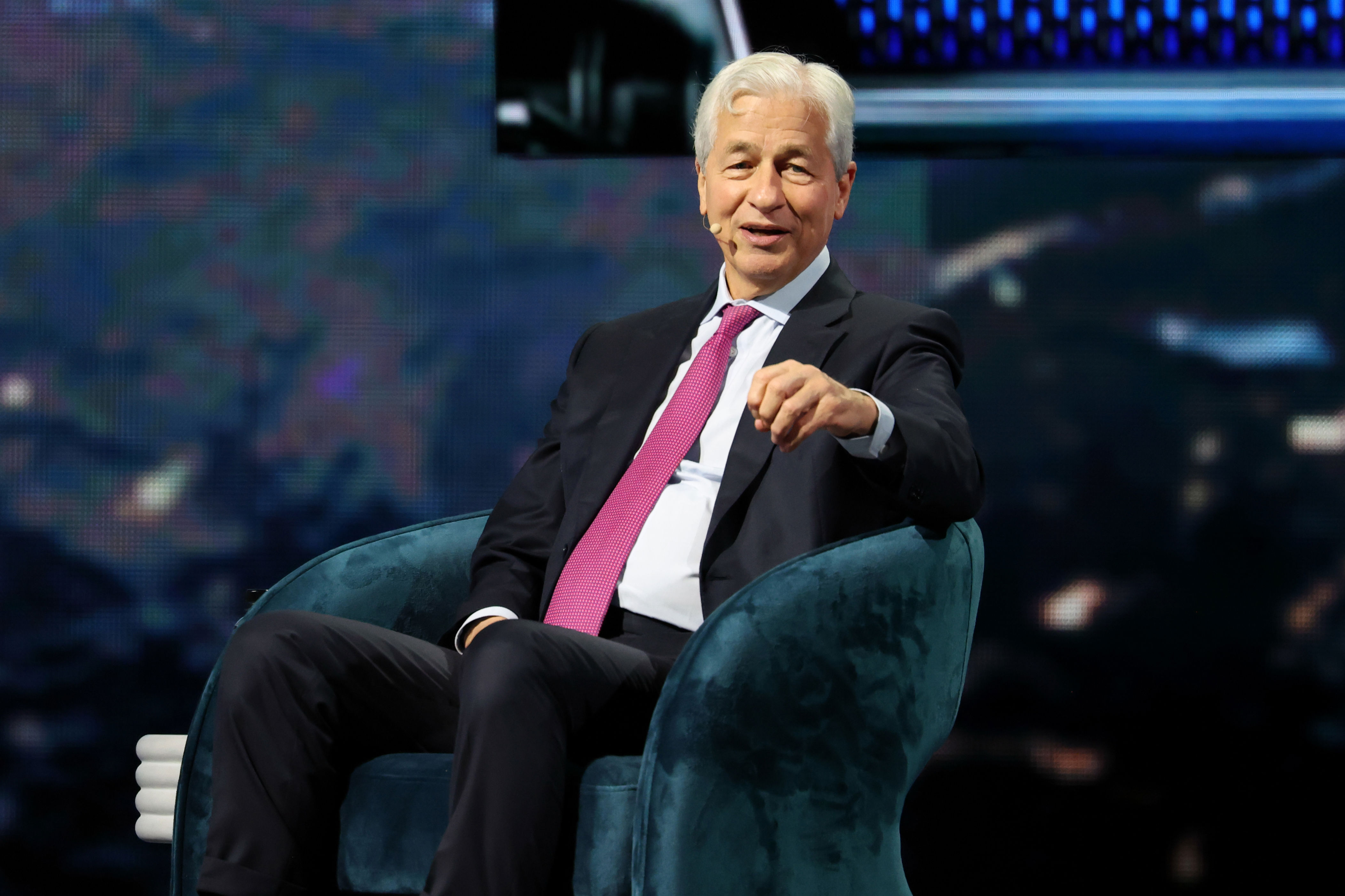 JPMorgan CEO Jamie Dimon got $4M raise as 2025 pay package hits ...