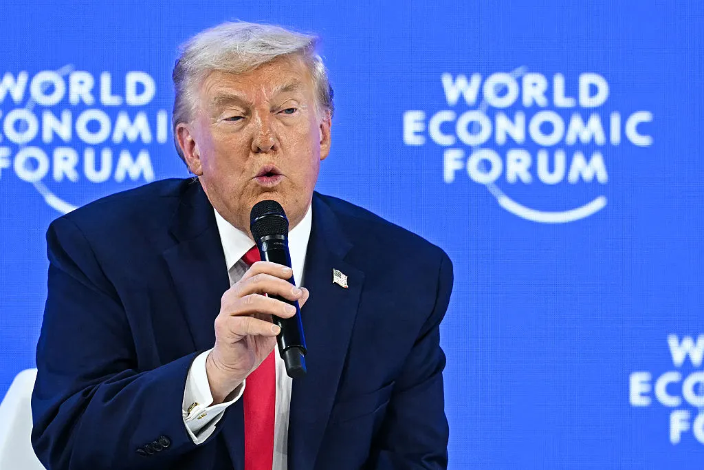 Trump didn’t expect this photo to ever surface — cameras catch his bent ...