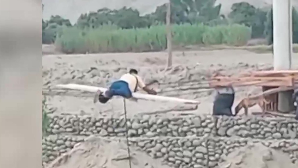 Ica: construyeron propio puente colgante para no quedar aislados